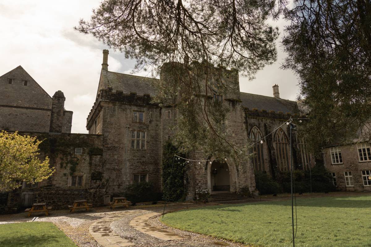My Visit: Weddings at Dartington Hall – Lucinda P Photography